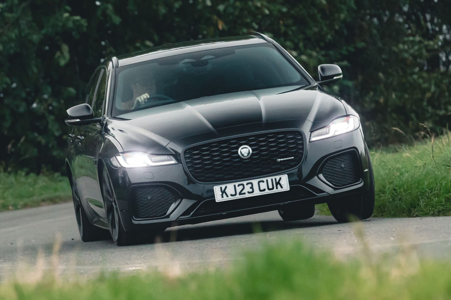 Mind-Blowing Debut! Experience the Unmatched Power and Luxury of the All-New Jaguar XF (2023 ...
