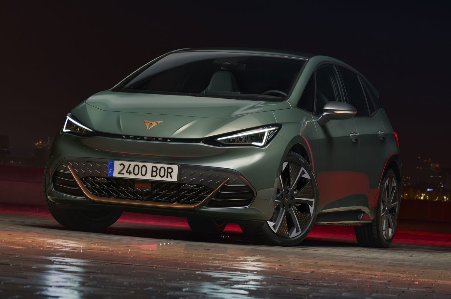 Unleash the Power: The New Cupra Born VZ Hot Hatch Revs Up to 322bhp ...